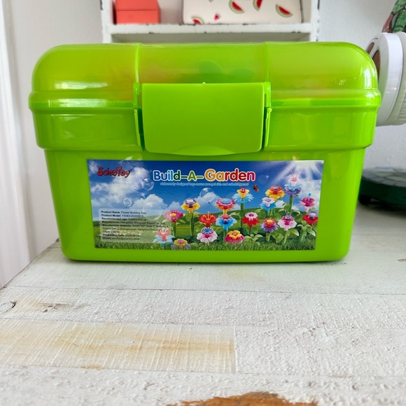 Build a Garden | Toys | Build A Garden Flower Building Toy Set | Poshmark